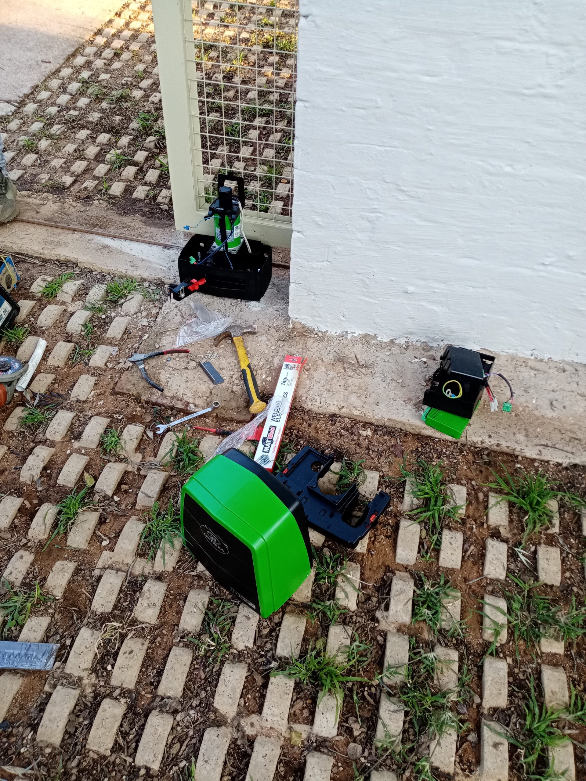 GATE MOTOR REPAIR/INSTALL - MKG GATES AND FENCE SERVICES